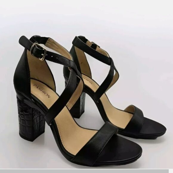 Pashion Footwear | Shoes | Pashion Footwear The Sandal 4 Block Heel Plus Extra Pair Of Heels Sz ...